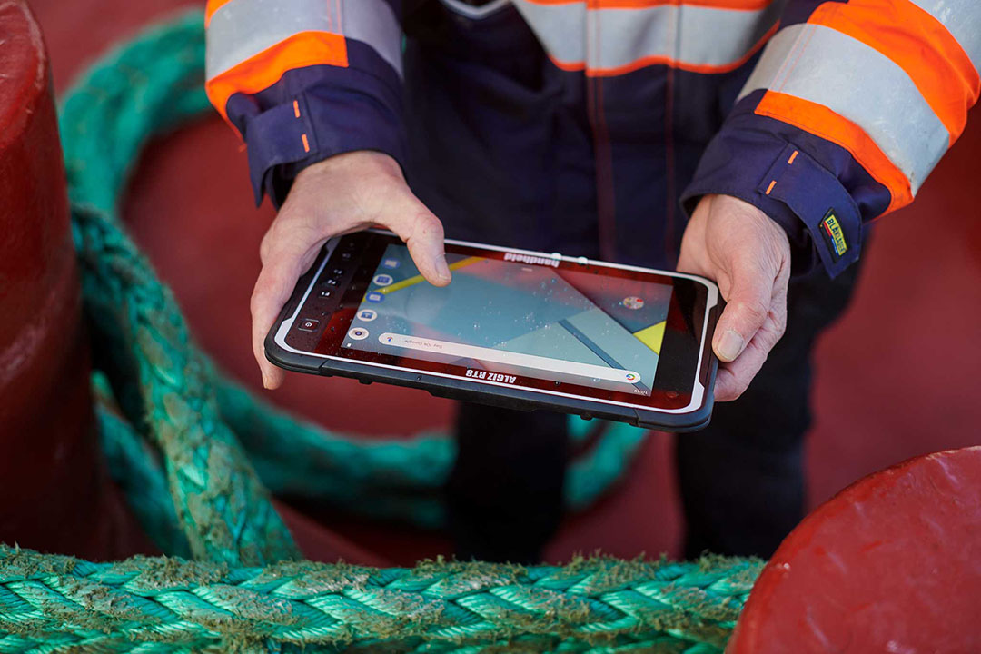 Handheld MEET THE ALGIZ RT8 – Dotag